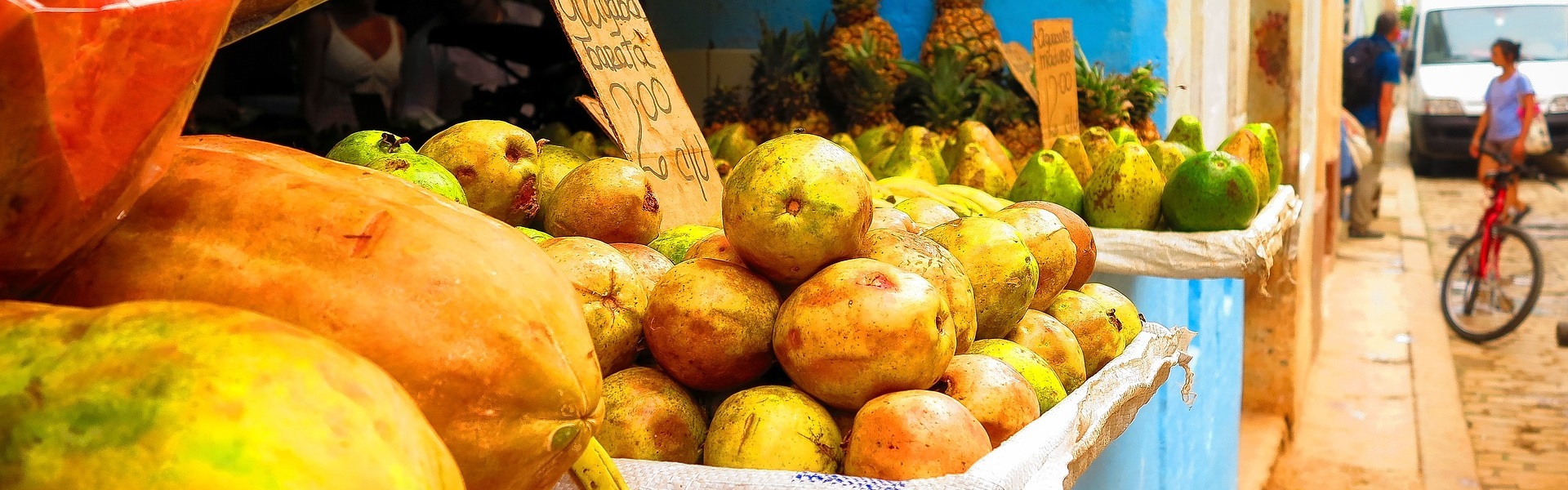 Eten en drinken: potaje, fruit en Cubaanse rum - Viva-Cuba